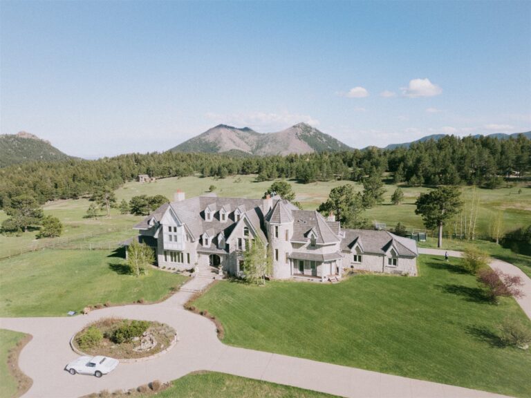 A Greystone Castle Wedding in Boulder, CO - bywhitneyrae.com